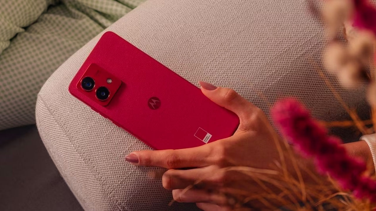 Moto G84 launched with 120Hz OLED and 50MP camera