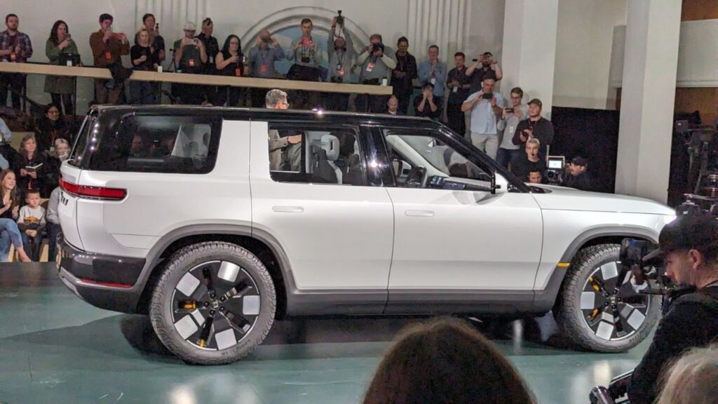 Rivian R2 introduced! Here are the features and price - ShiftDelete.Net ...