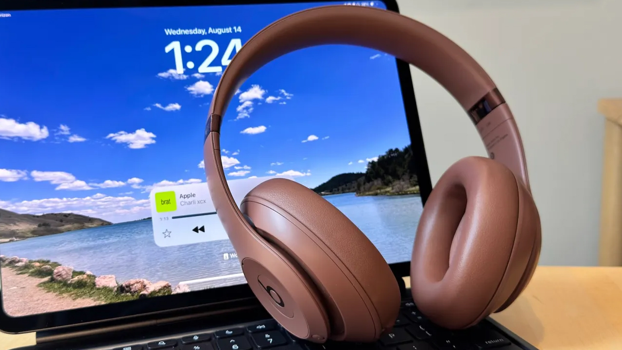 Apple and Kim Kardashian new Beats collaboration!