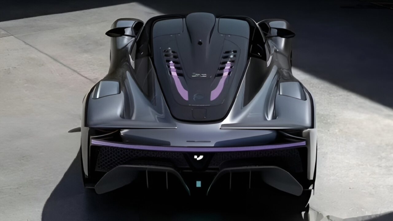 The world's first smart supercar makes its debut! - SDN