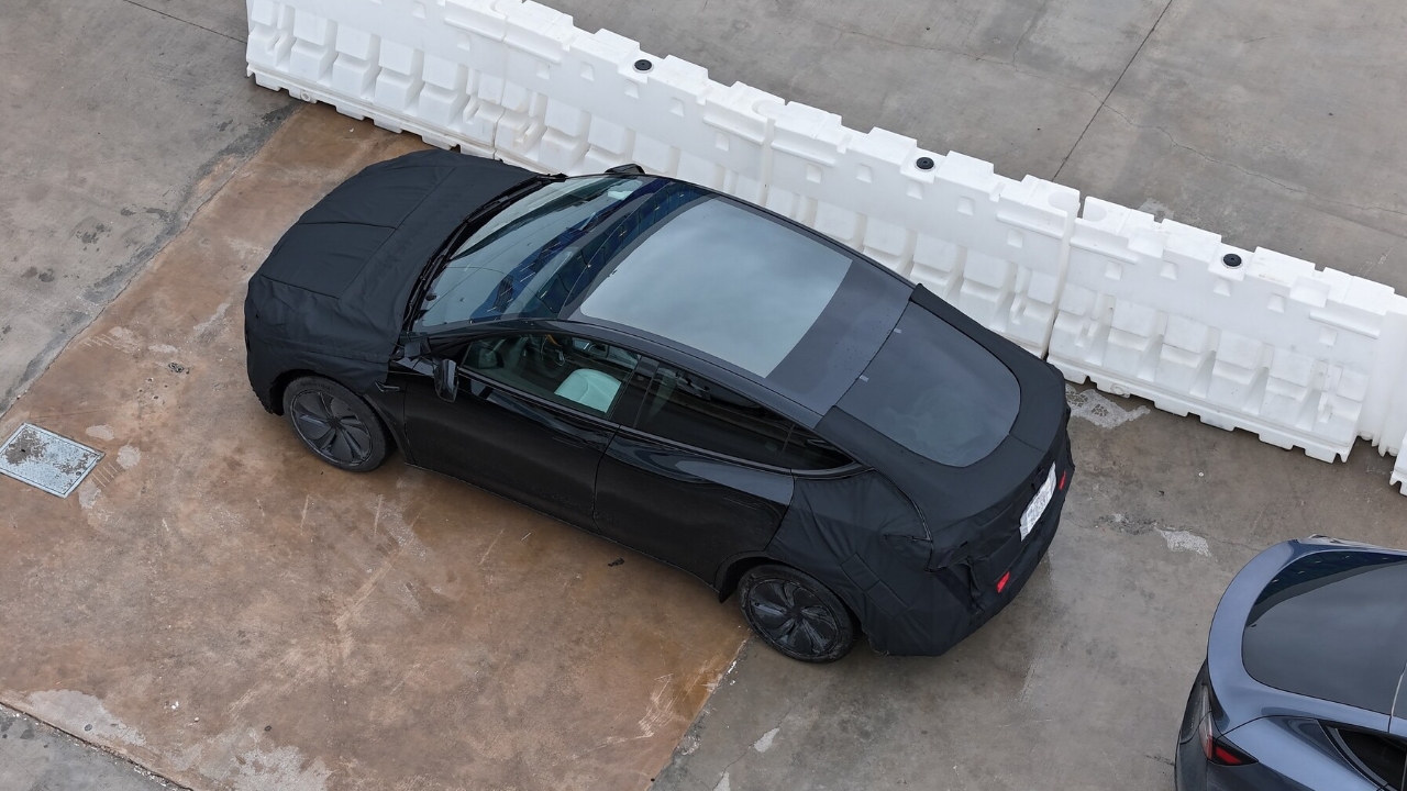 Affordable Tesla Model 2 was seen for the first time! Smaller than ...