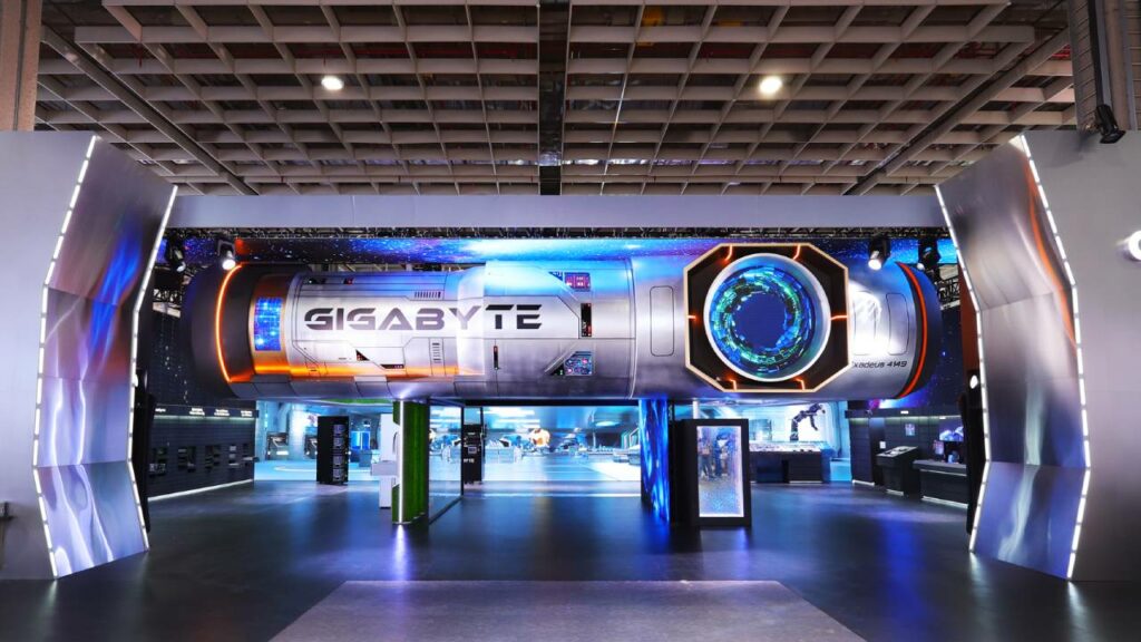 GIGABYTE's new generation AI server: GIGAPOD! - SDN