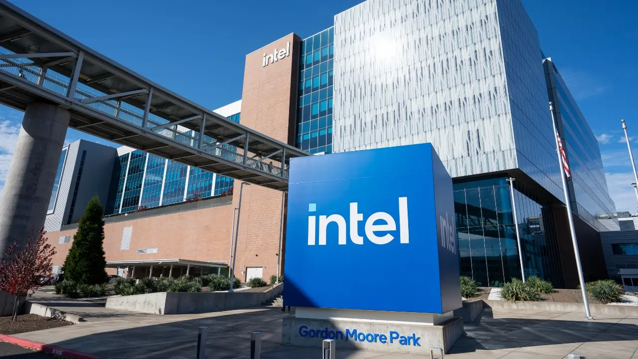 Intel Shows Off Its Chip Manufacturing Power: Limits Exceeded by 12 ...