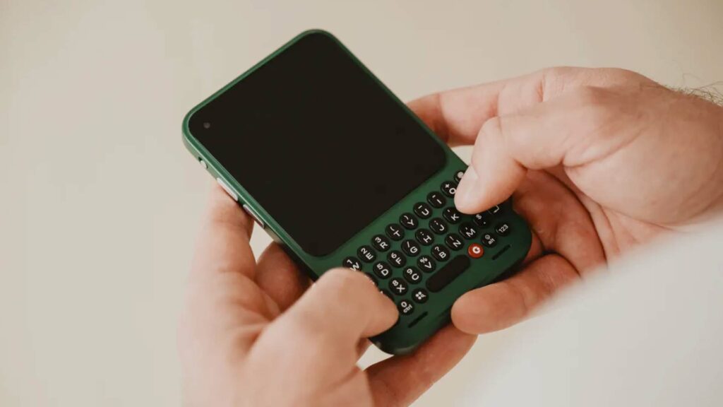 Physical Keyboard Smartphone: Clicks Communicator Revealed